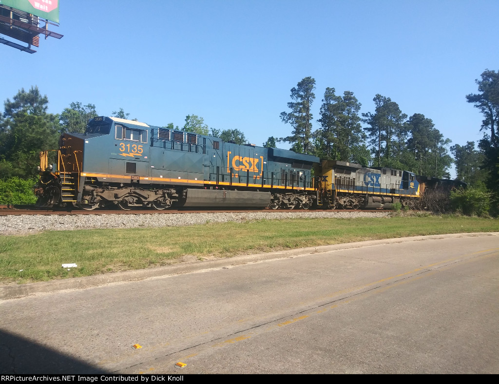 CSX 3135 (ES44AC-H), CSX 486 (AC44CW) & UP 5746 (AC44CW-CTE)